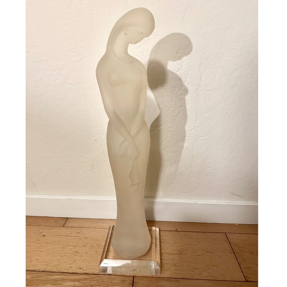 Chrystallus | Art | Vintage Crystallus 98 Frosted Lucite Woman ...